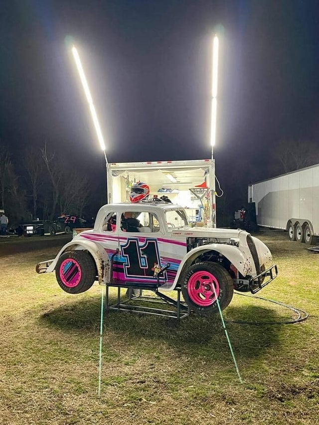 Lizard Lit Pit Lights